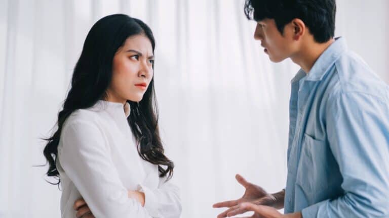 10 Effective Strategies To Handle a Patronizing Person - The Frugal Expat