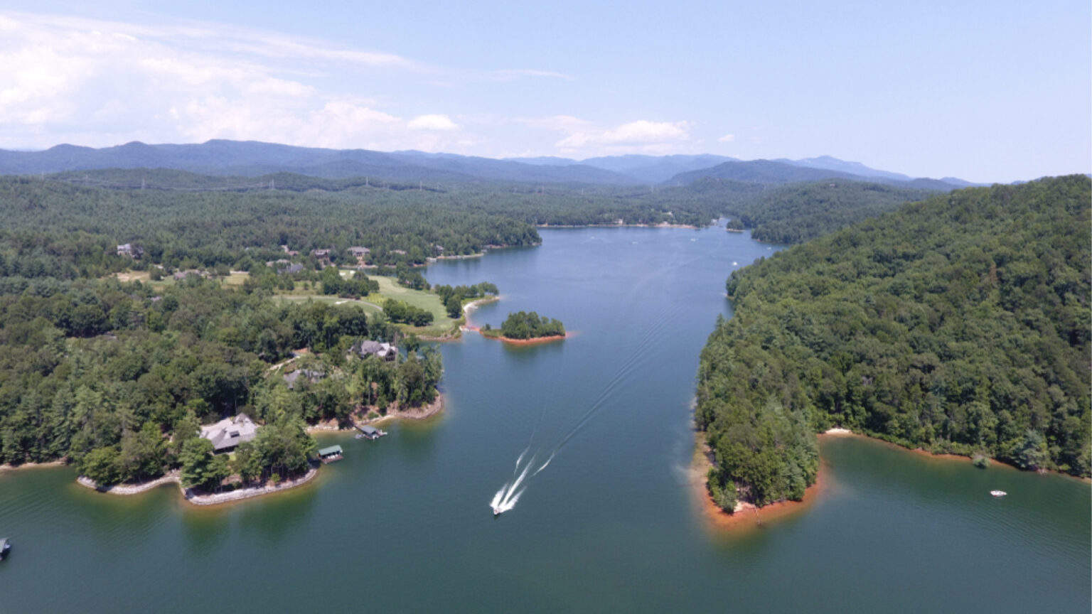 16 of the Best Lakes in South Carolina to Spend a Weekend On - The ...